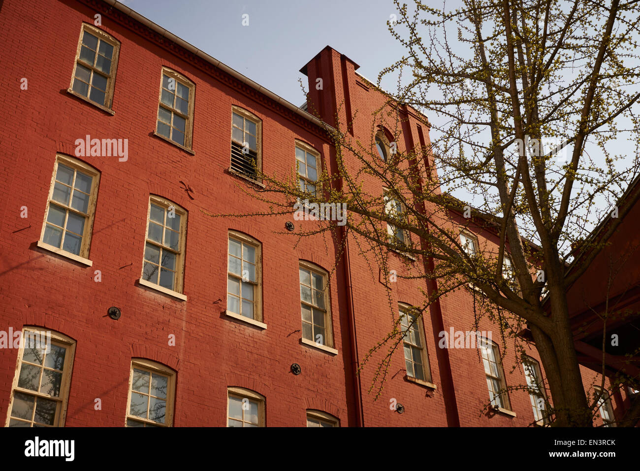 Brick commercial building hi-res stock photography and images - Alamy