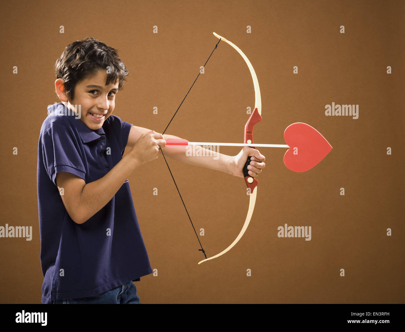 Arrow facing hi-res stock photography and images - Alamy