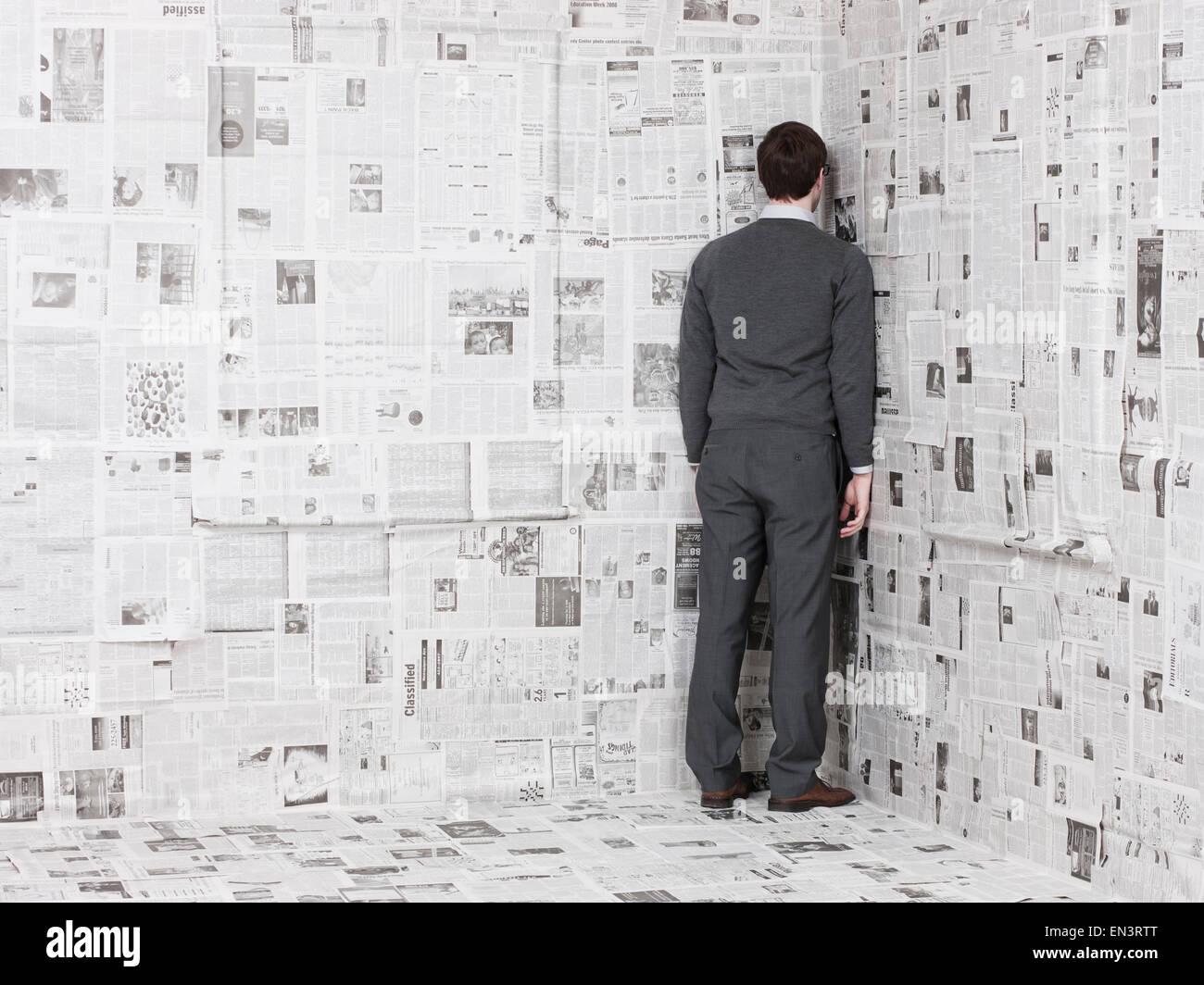 Businessman wearing full suit hi-res stock photography and images - Alamy