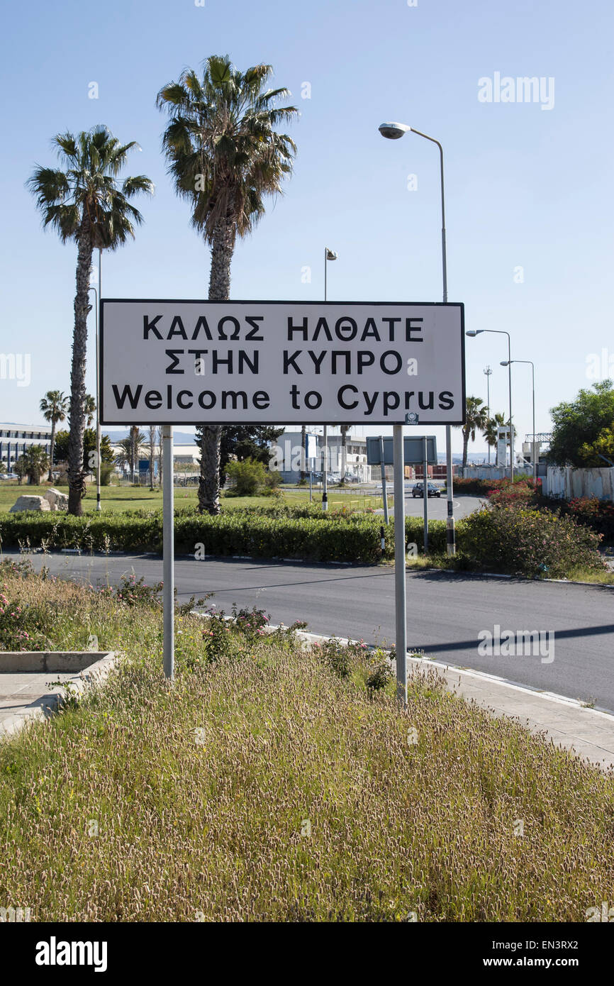 "Welcome to Cyprus" sign in English and Greek Stock Photo - Alamy