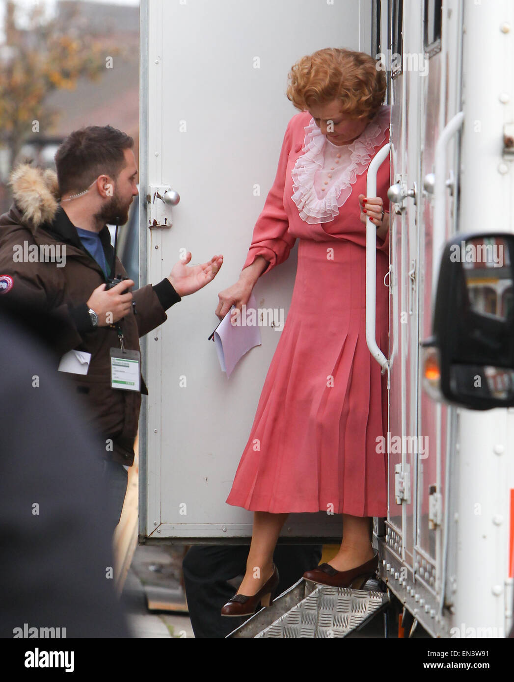 Toby Jones, Annette Crosbie, Alison Steadman and Julia Foster on set of ...