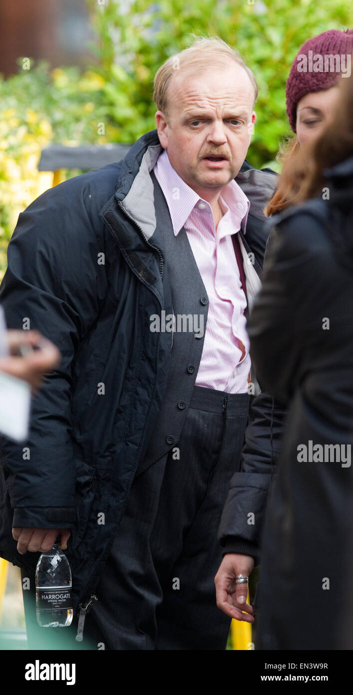 Toby Jones, Annette Crosbie, Alison Steadman and Julia Foster on set of ...