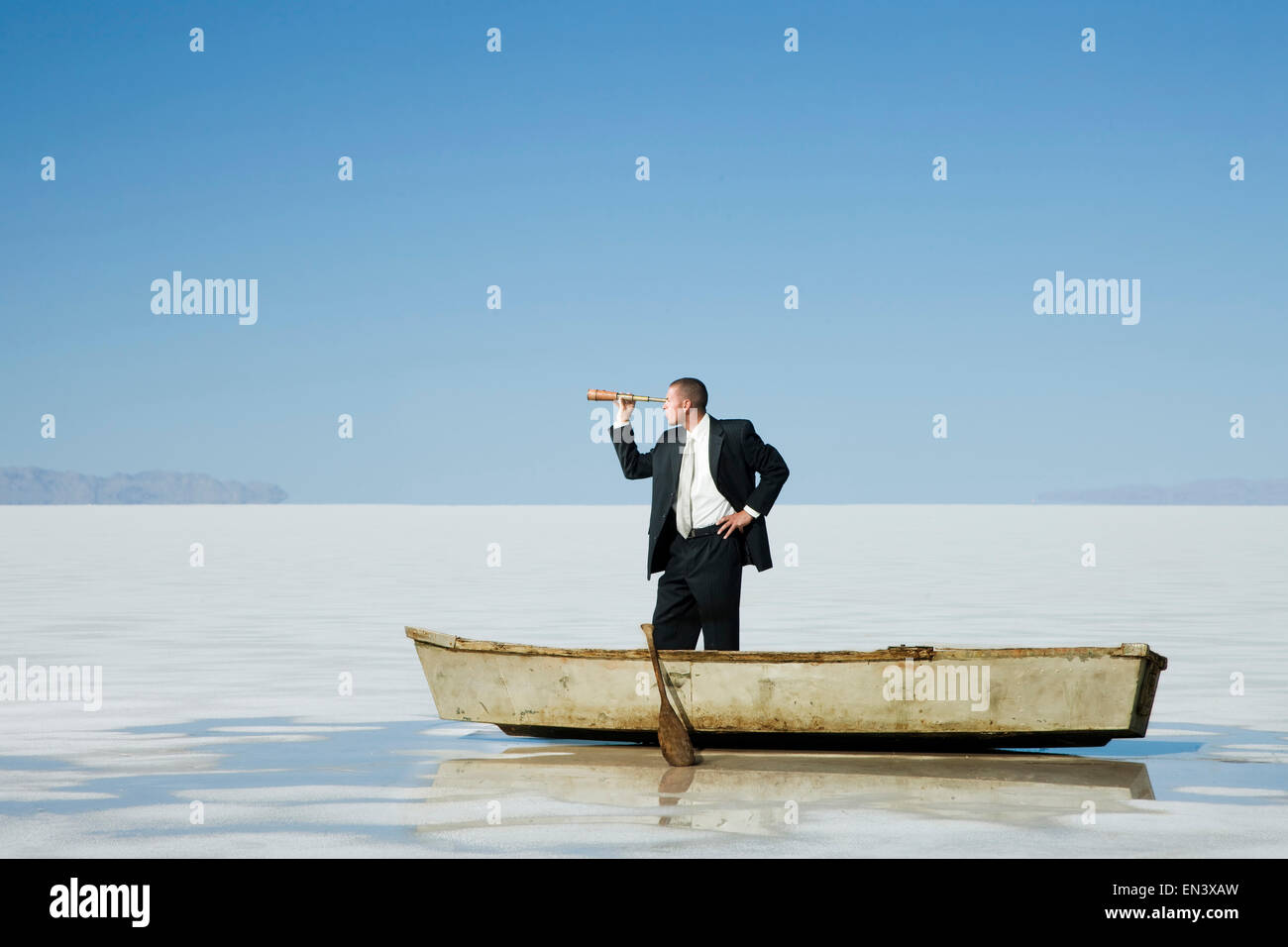 Row boat horizontal hi-res stock photography and images - Alamy