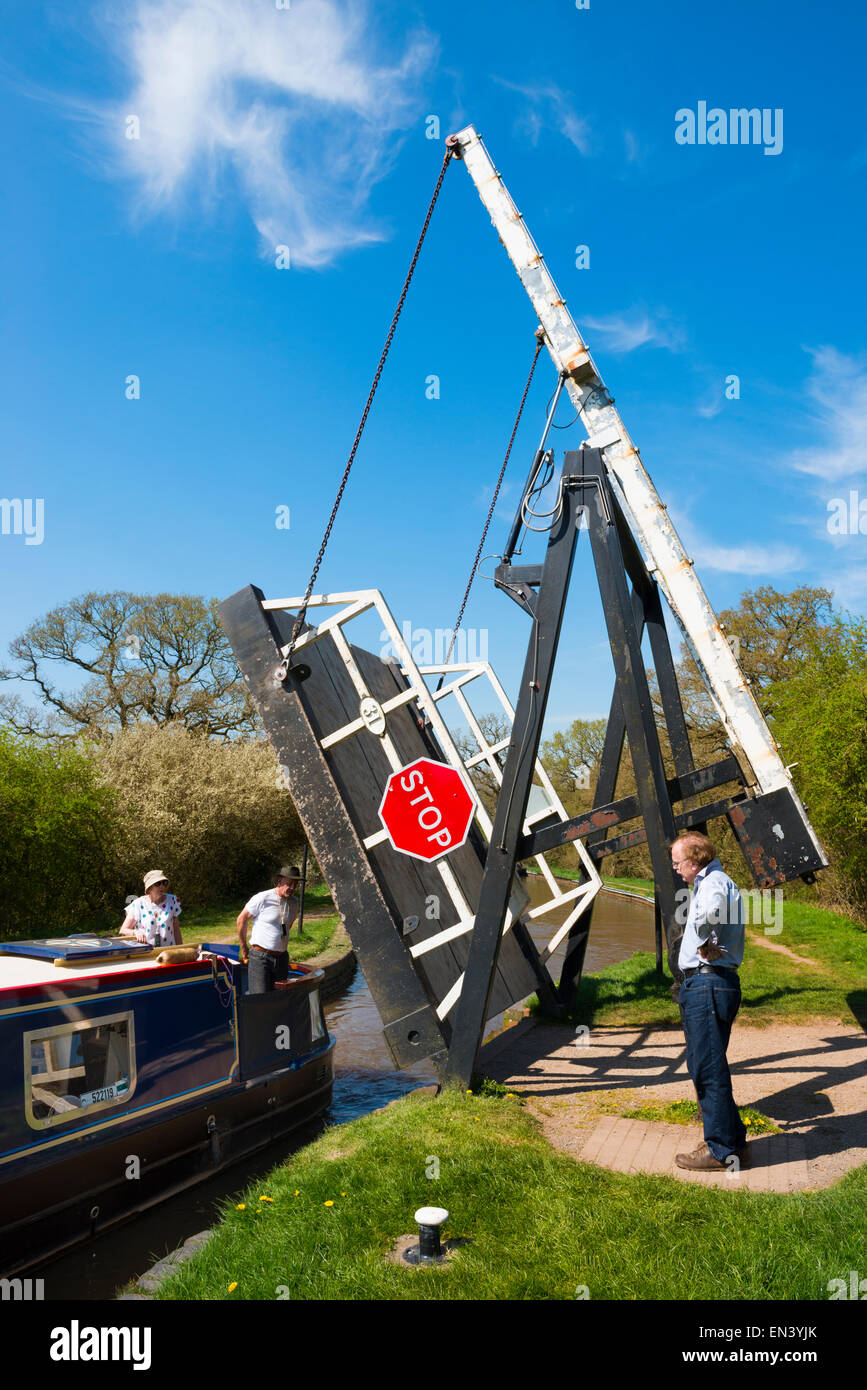 Lift bridge hi-res stock photography and images - Alamy
