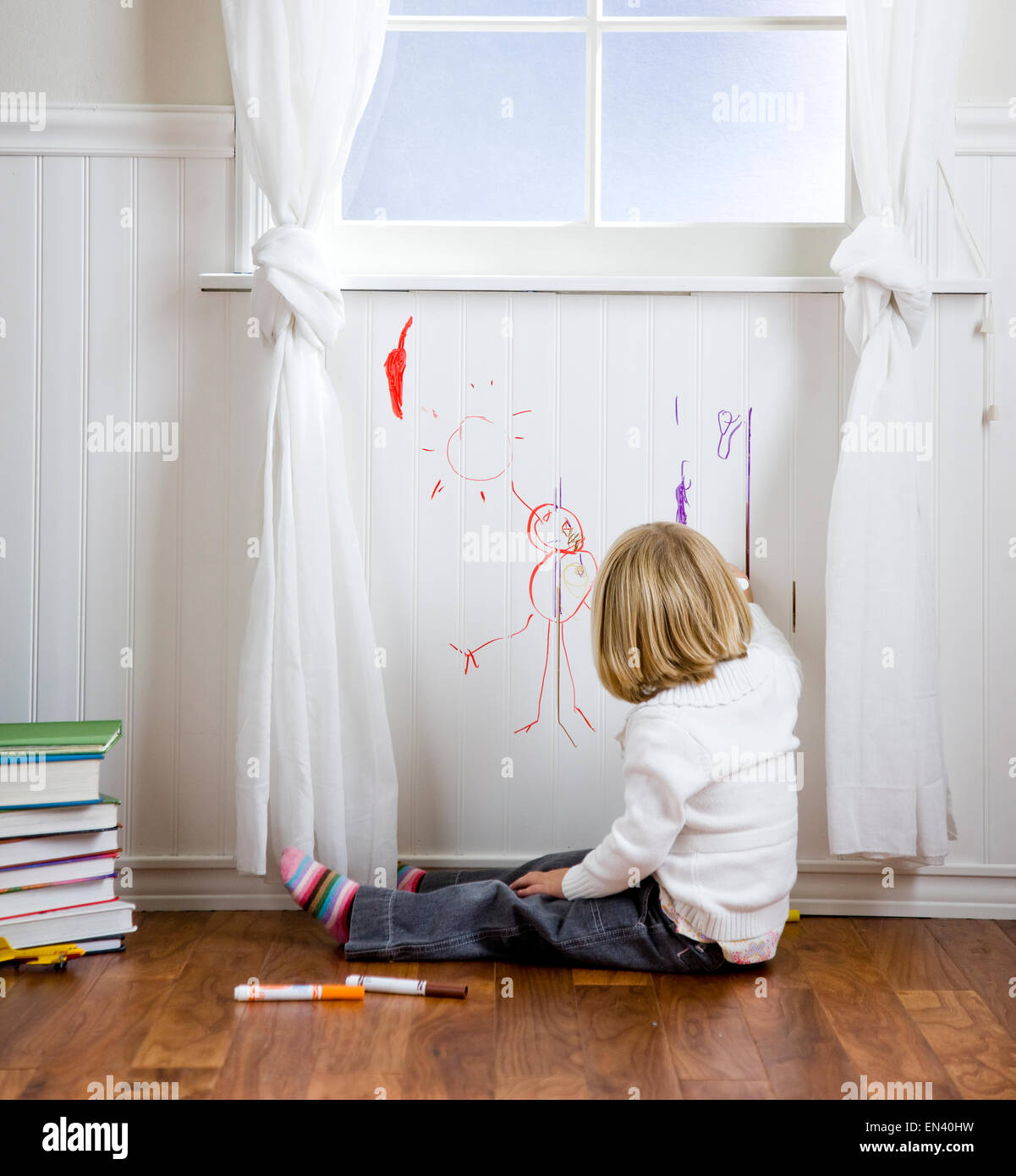 Drawing on the wall hi-res stock photography and images - Alamy