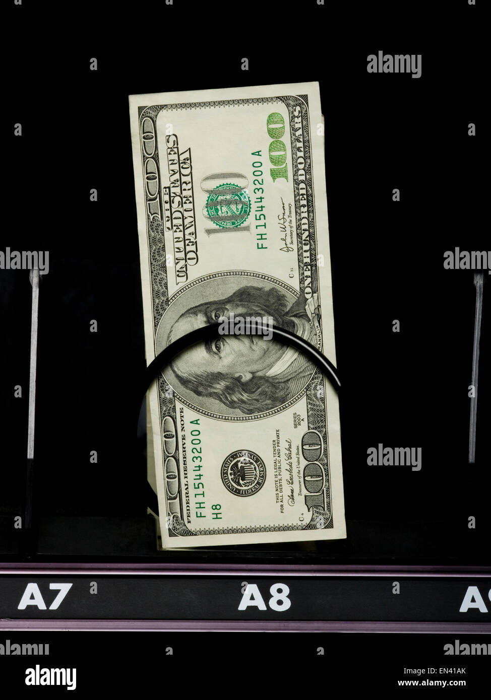 Currency In Vending Machine High Resolution Stock Photography and ...