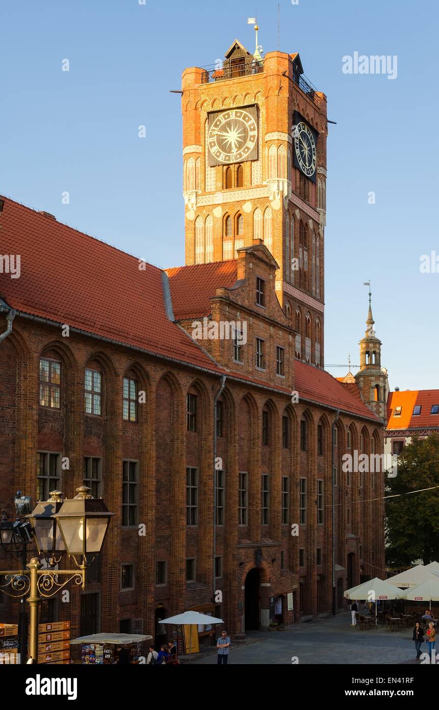 Torun old town city hall medieval architecture hi-res stock photography ...