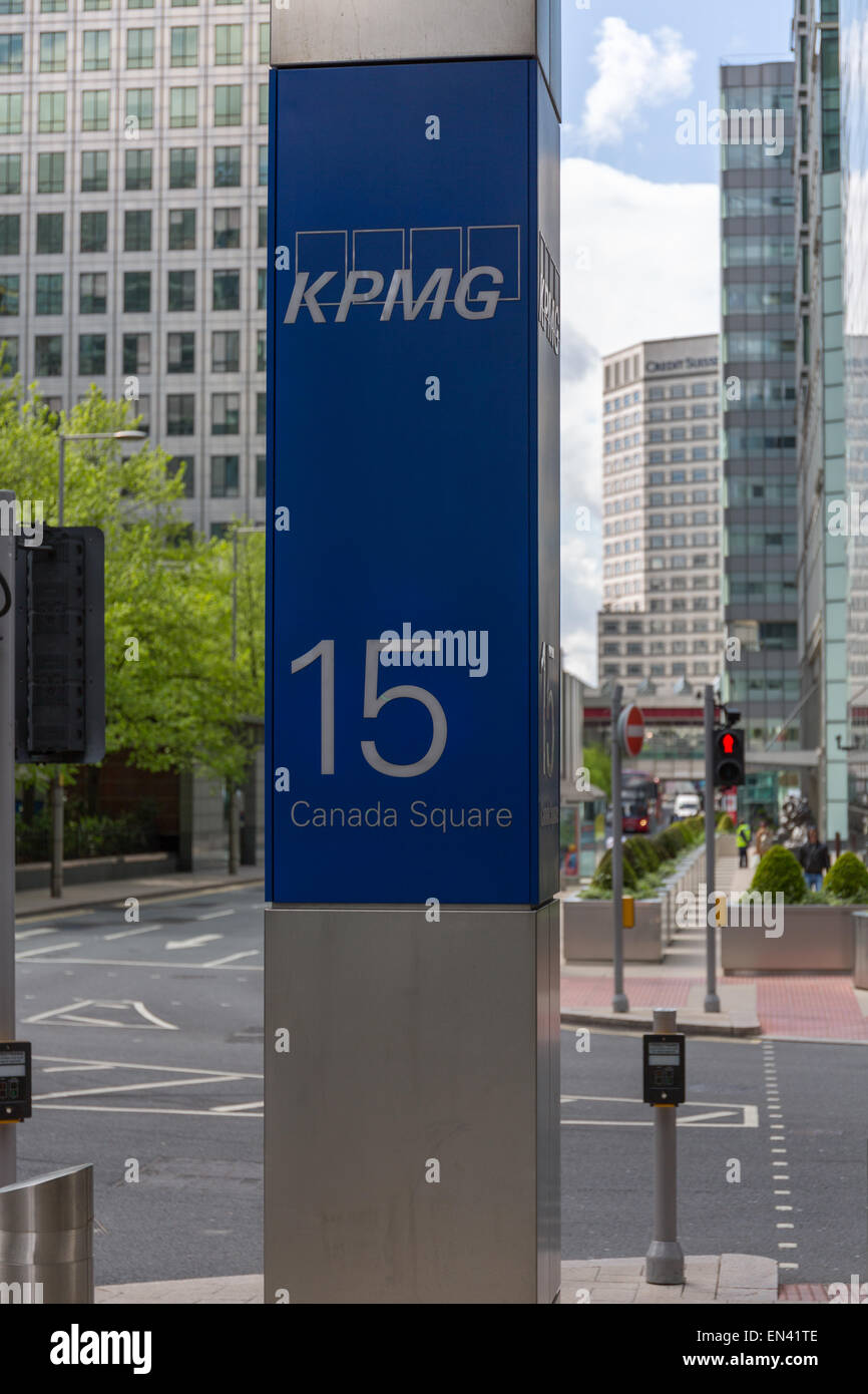 Kpmg Canada Square High Resolution Stock Photography and Images - Alamy