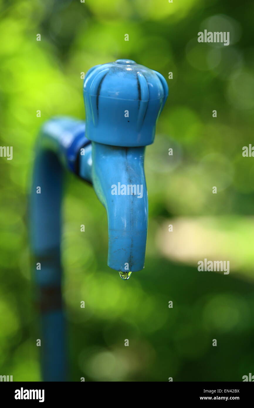 Drop well hi-res stock photography and images - Alamy