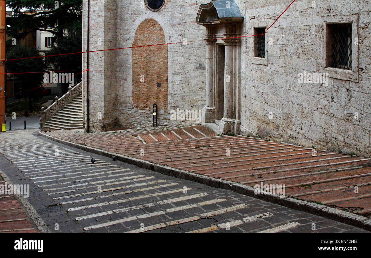 Medieval streets in Perugia's historic town centre Stock Photo - Alamy