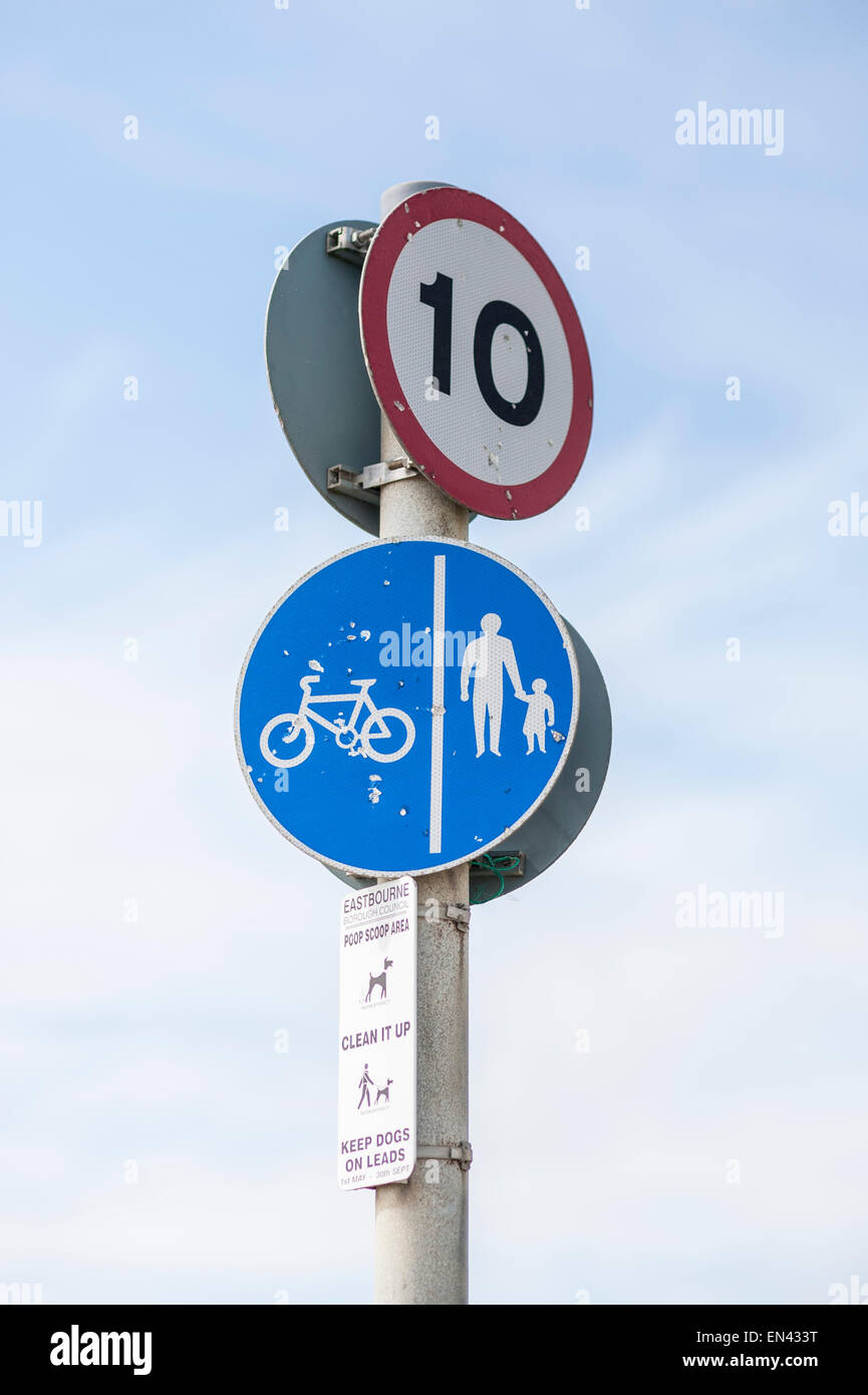 Watch your speed sign hi-res stock photography and images - Alamy