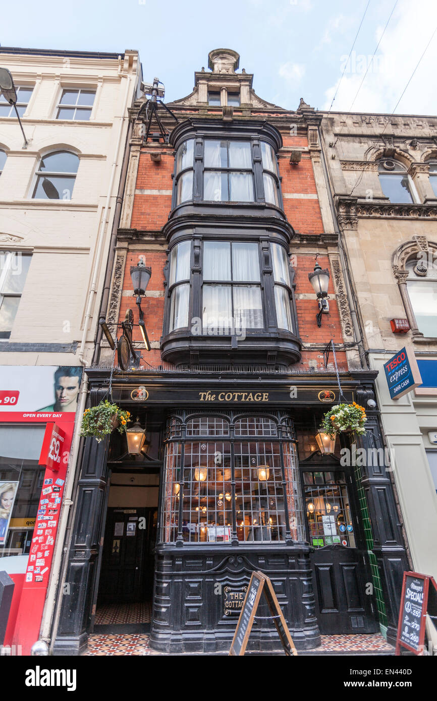 Cottage Pub Cardiff High Resolution Stock Photography and Images - Alamy