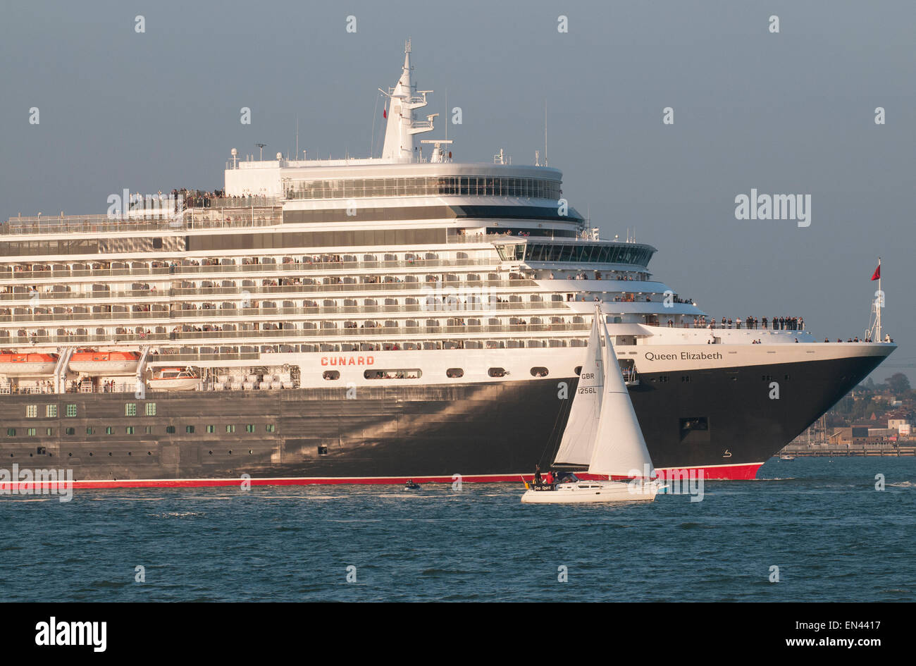 Queen elisabeth of england hi-res stock photography and images - Alamy