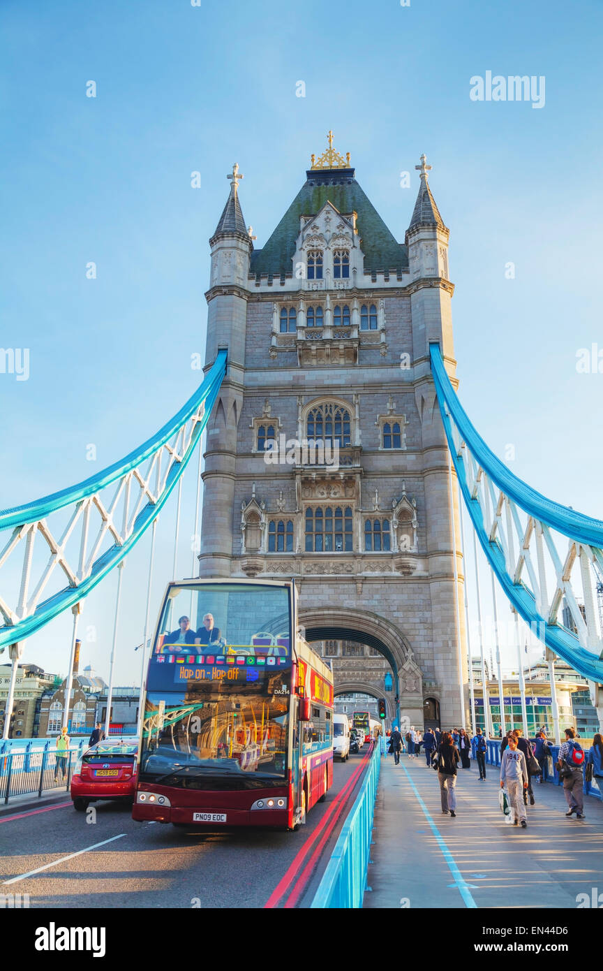 Double decker bus on tower bridge hi-res stock photography and images ...