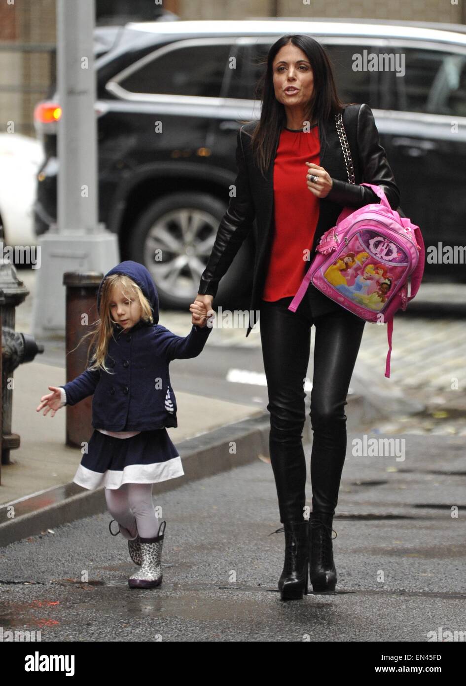 Bethenny Frankel picks up her daughter Bryn from school Featuring ...
