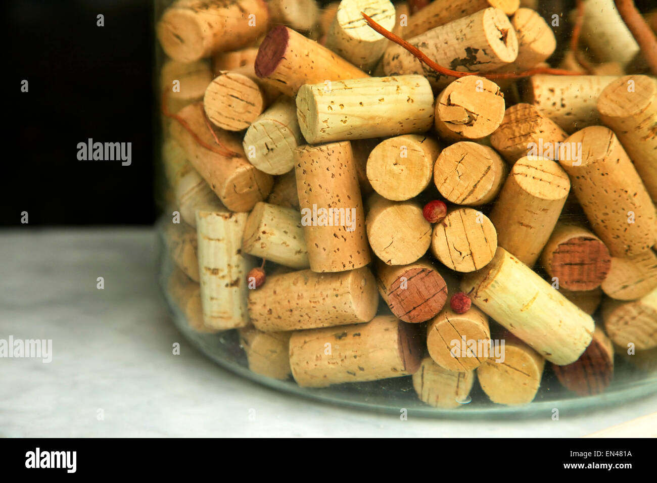 Pile of blank wine corks Stock Photo - Alamy