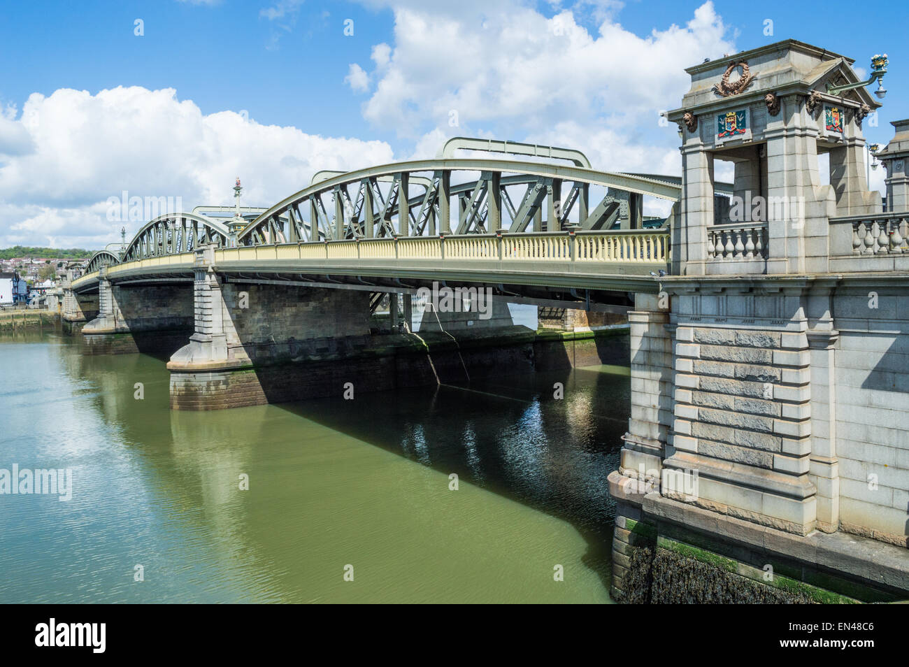 Rochester bridge hi-res stock photography and images - Alamy