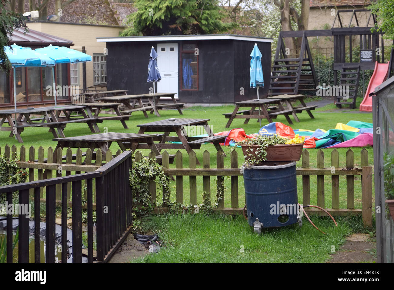 Pub garden early morning Stock Photo - Alamy