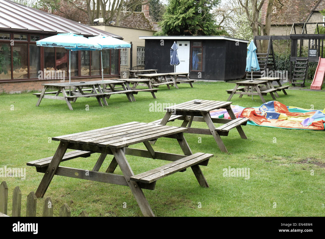 Pub garden early morning Stock Photo - Alamy