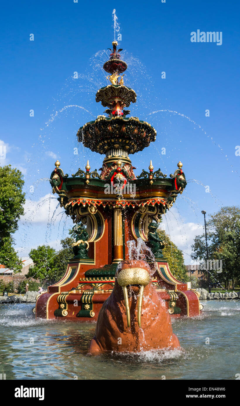 Victorian fountain hi-res stock photography and images - Alamy