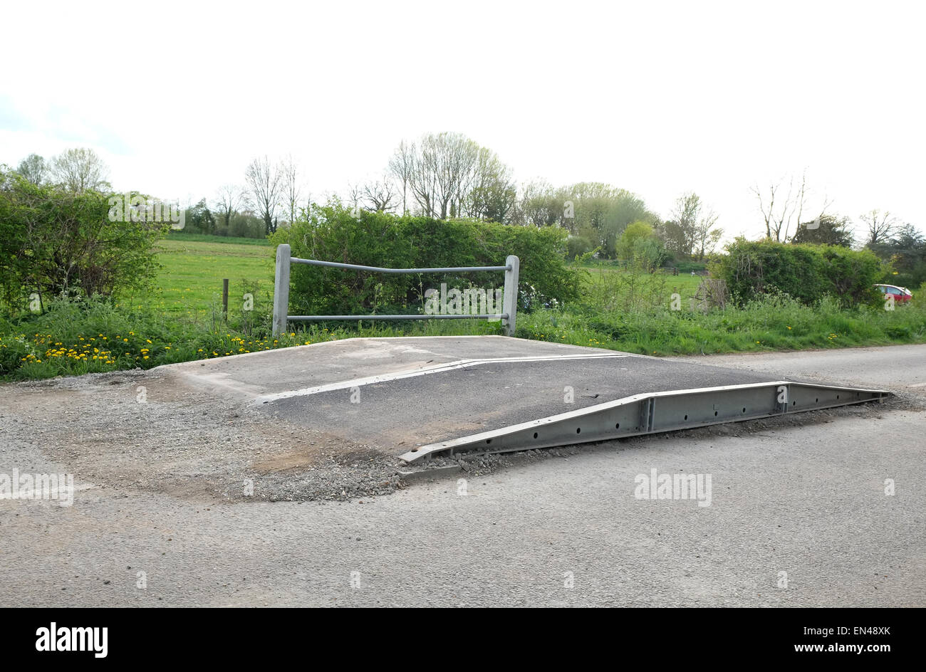 Truck on a bridge hi-res stock photography and images - Alamy