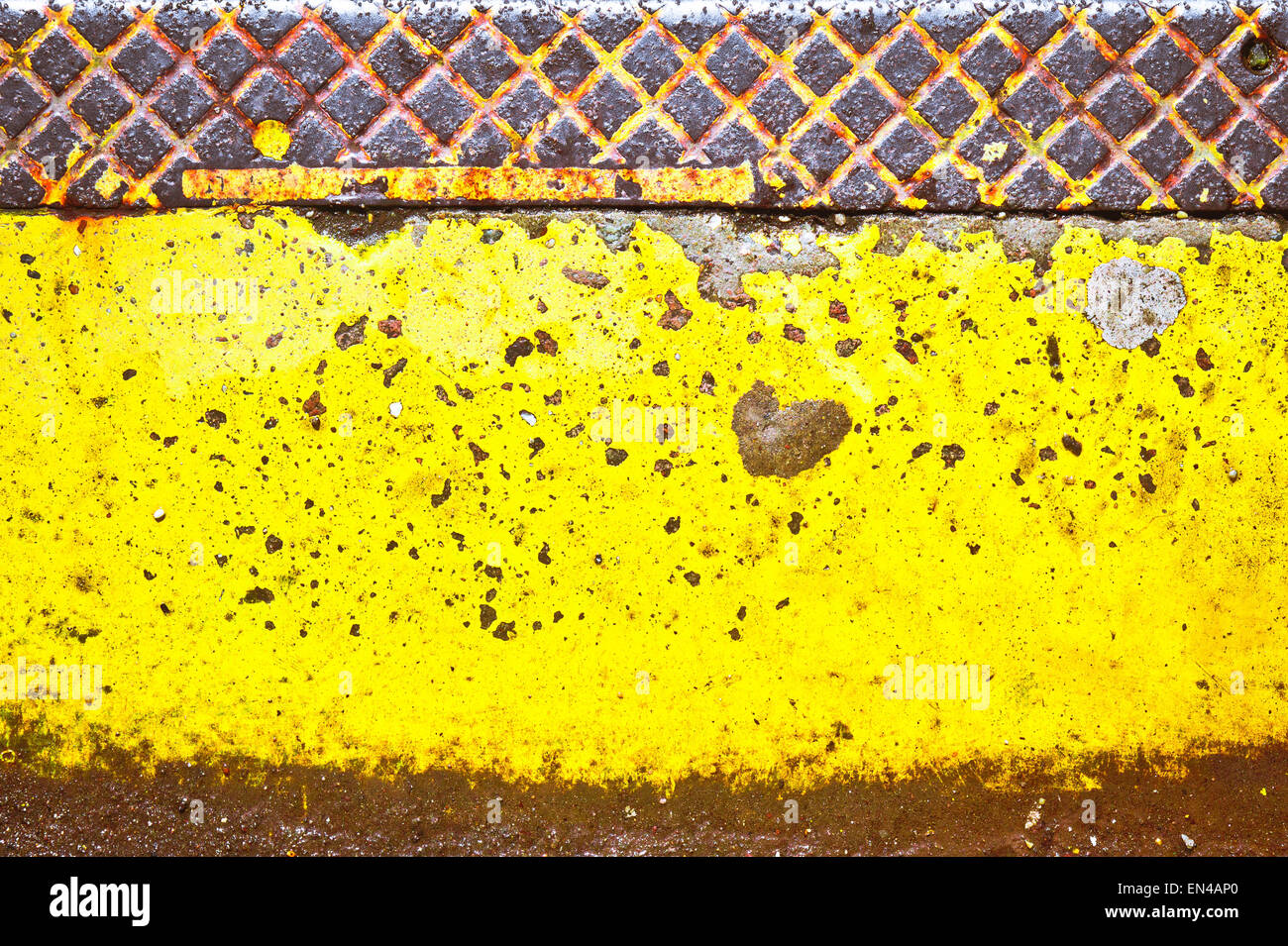 Rusty yellow metal surface texture hi-res stock photography and images ...