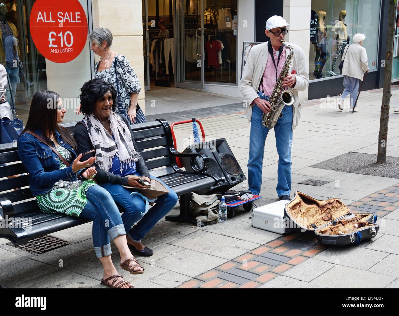 Saxophone busker hi-res stock photography and images - Alamy