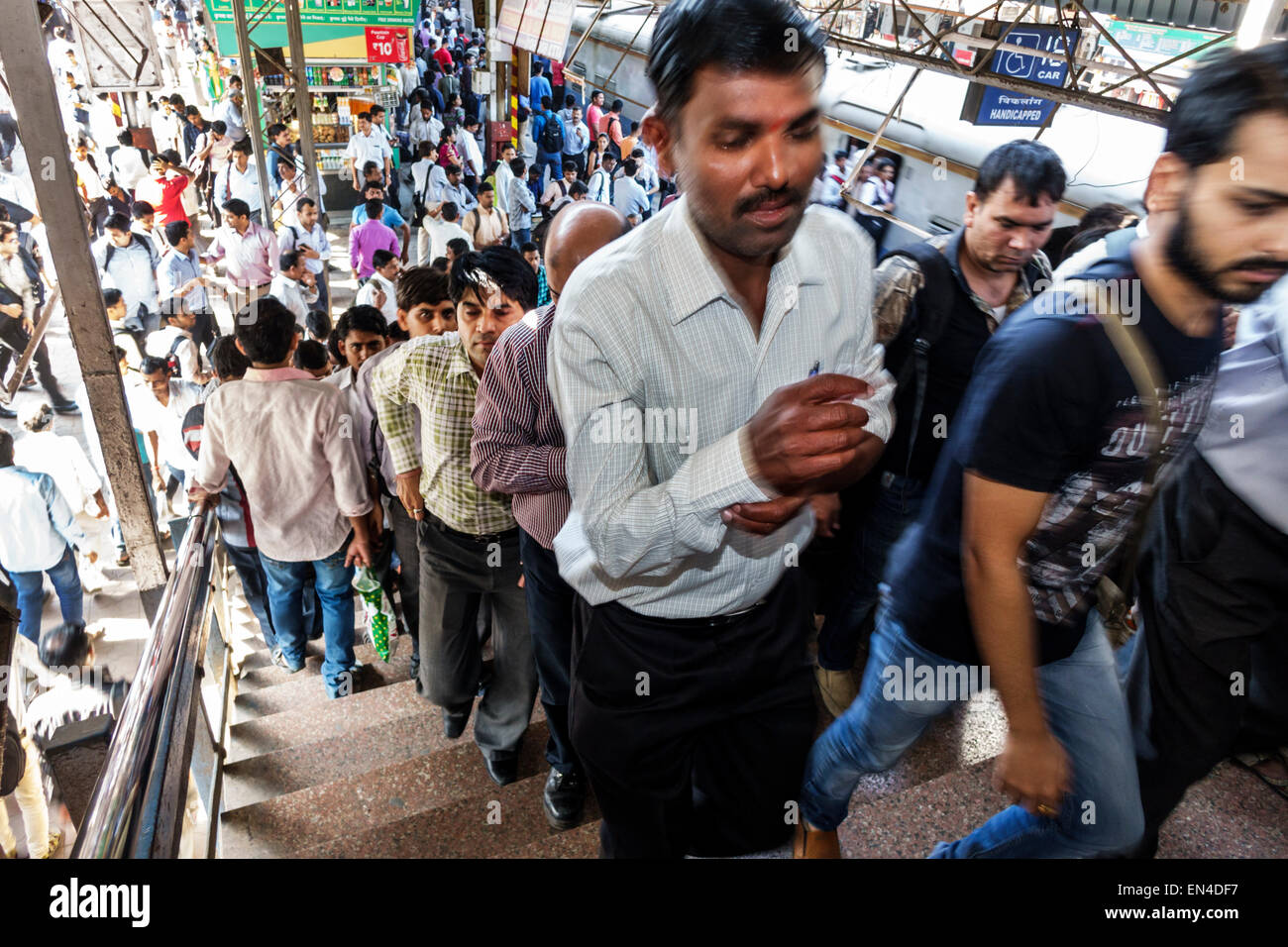 Asian andheri railway station hi-res stock photography and images - Alamy