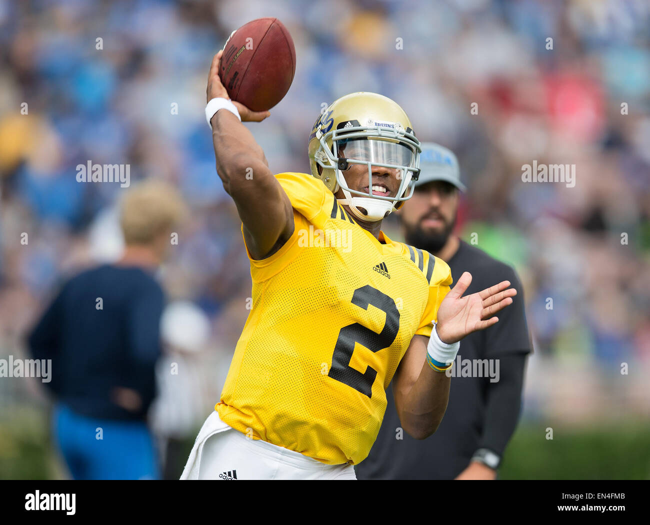 Pasadena, CA. 25th Apr, 2015. UCLA quarterback (2) Asiantii Woulard ...