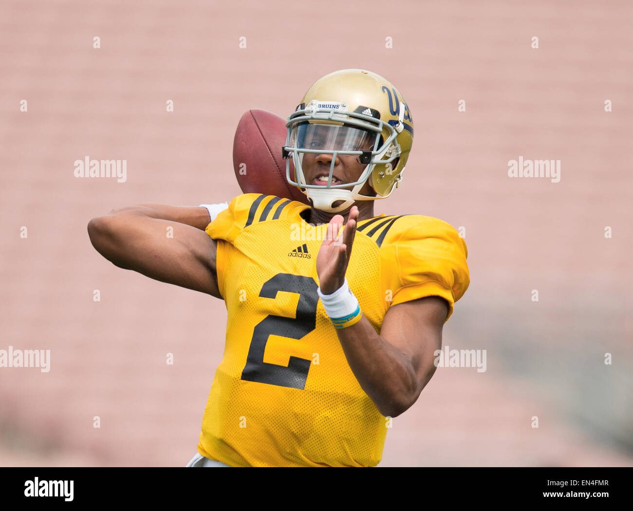 Pasadena, CA. 25th Apr, 2015. UCLA quarterback (2) Asiantii Woulard ...