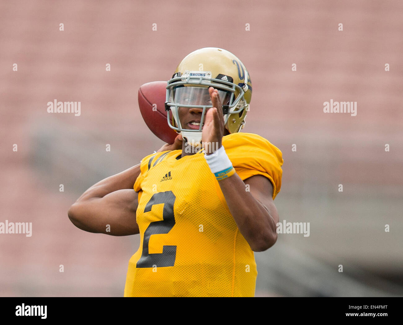 Pasadena, CA. 25th Apr, 2015. UCLA quarterback (2) Asiantii Woulard ...
