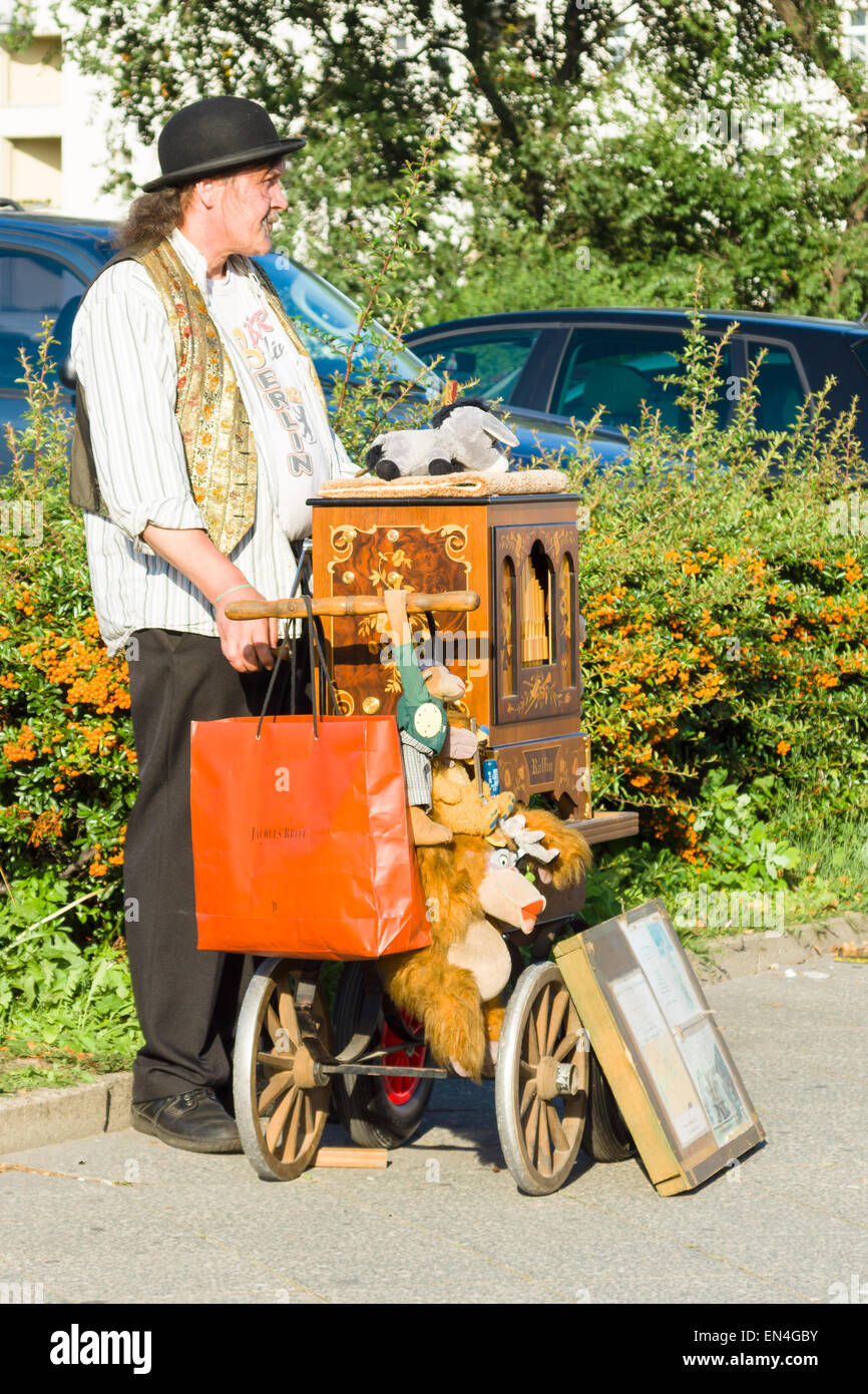 Organ grinder berlin hi-res stock photography and images - Alamy