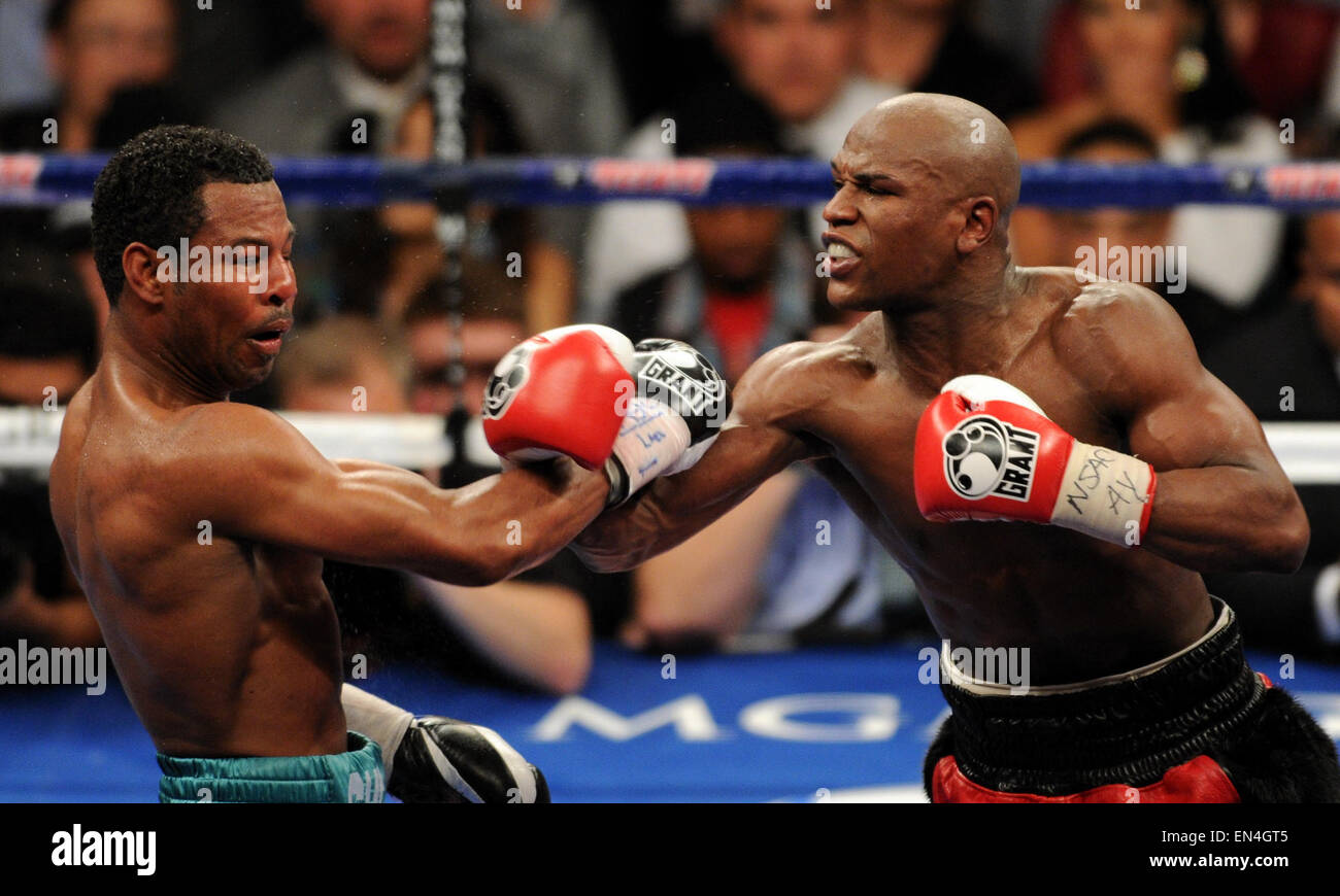 Las Vegas, Nevada, USA. 1st May, 2010. (L-R) Shane Mosley, Floyd ...