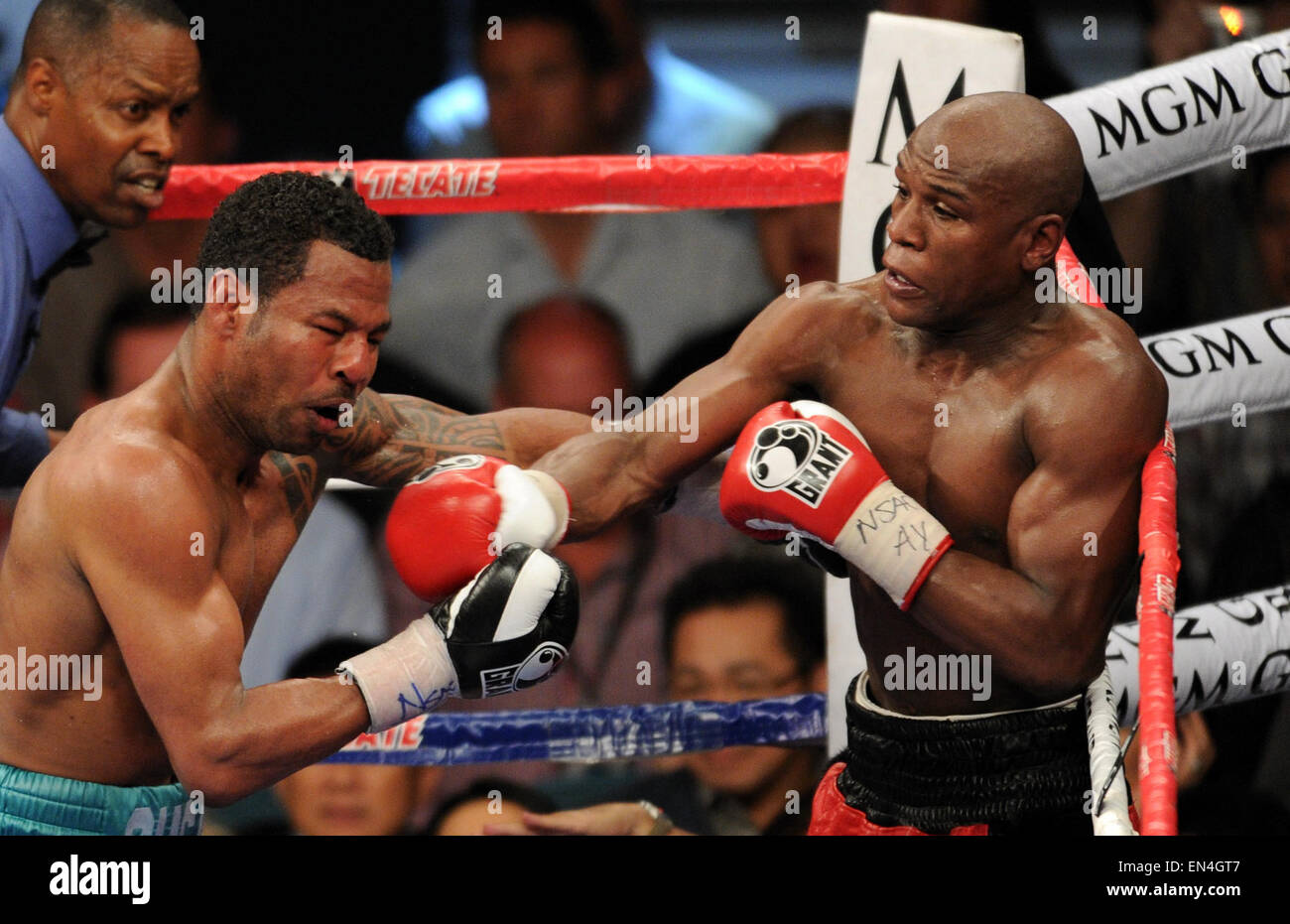 Las Vegas, Nevada, USA. 1st May, 2010. (L-R) Shane Mosley, Floyd ...