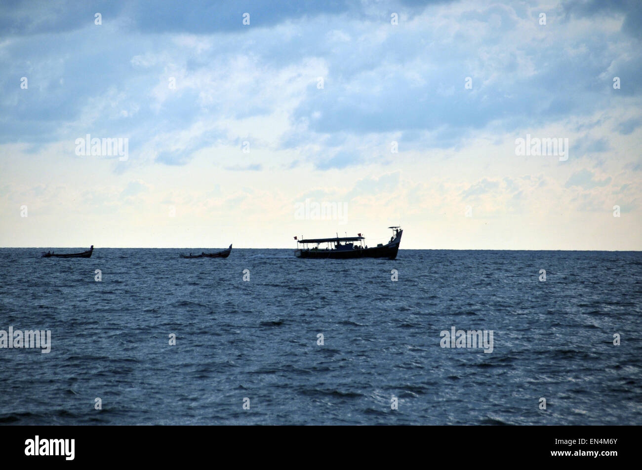 Back wide sea hi-res stock photography and images - Alamy
