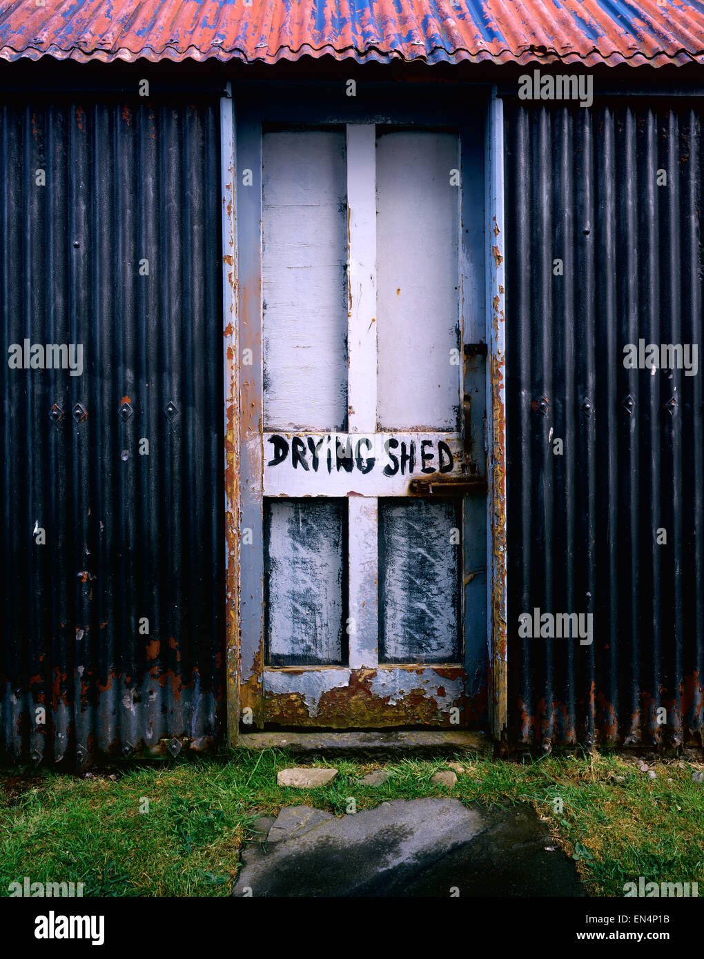 An old corrugated tin hut beside Kyle of Tongue Youth Hostel ...