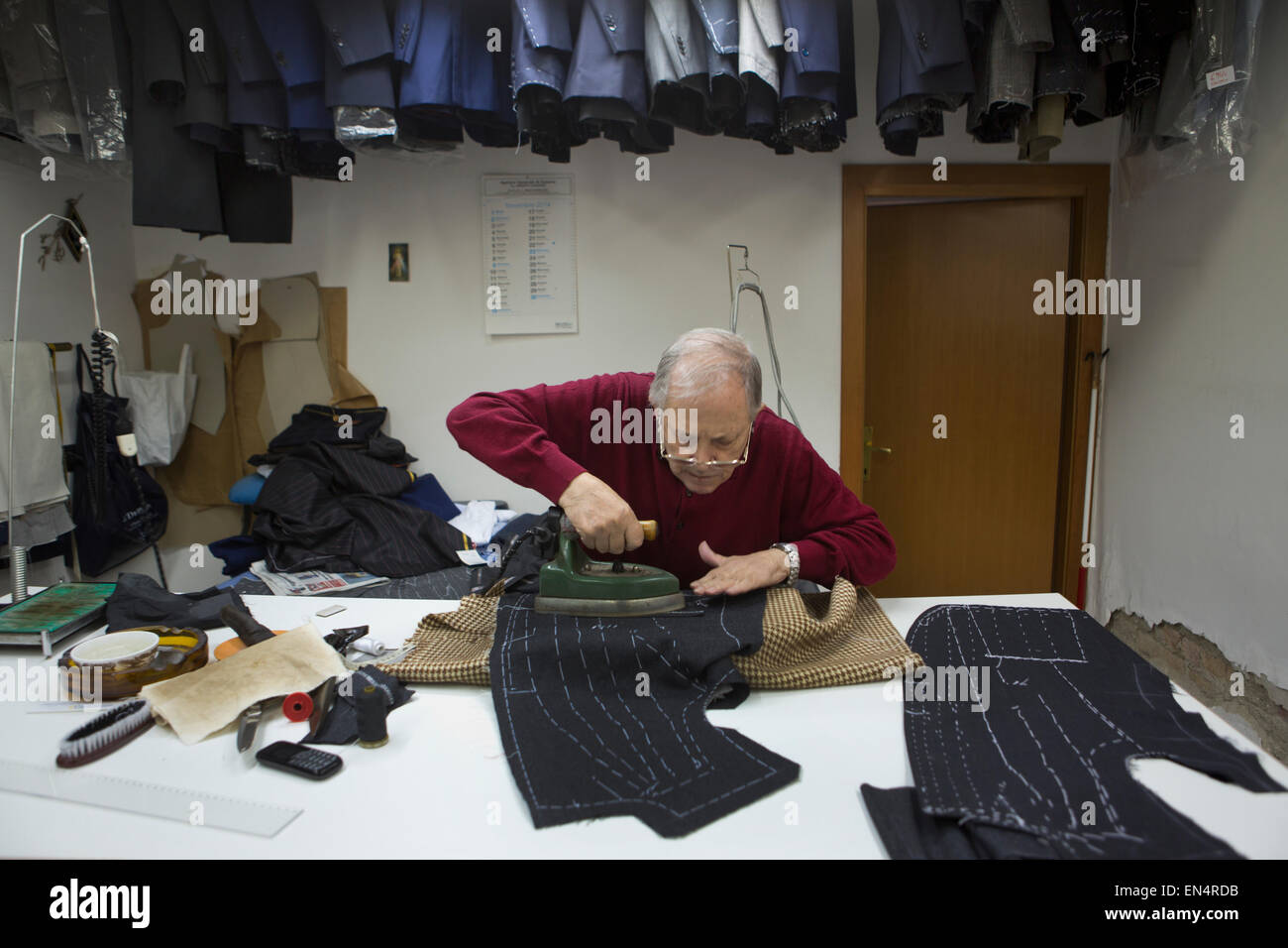 Italian tailors are famous for their craftsmanship Stock Photo - Alamy
