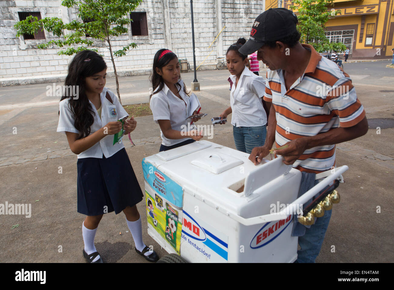 Selling ice cream student hi-res stock photography and images - Alamy