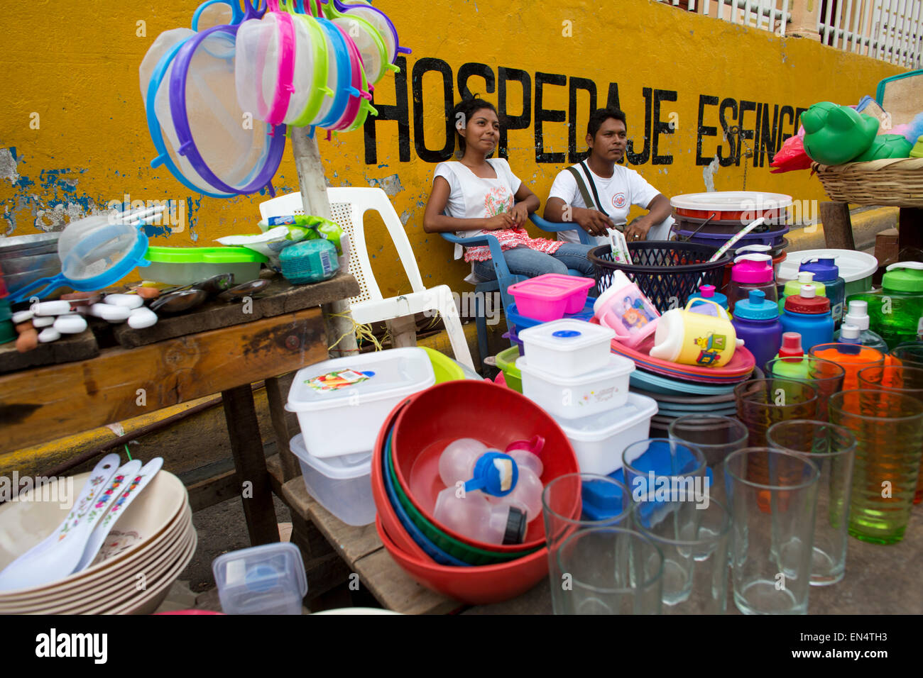 Poor quality goods hi-res stock photography and images - Alamy