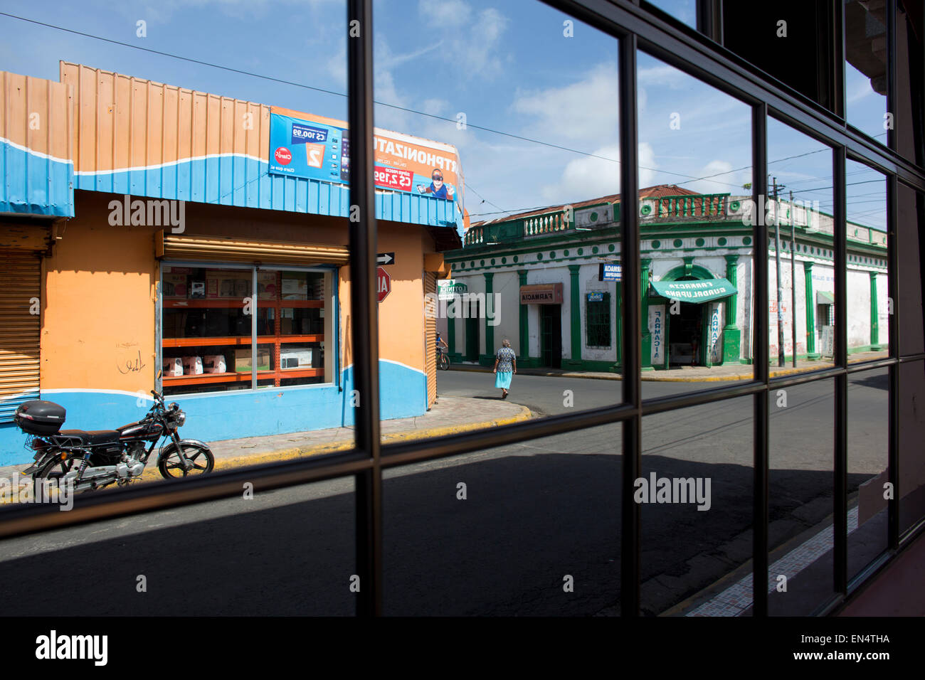 Street of empty shops hi-res stock photography and images - Alamy