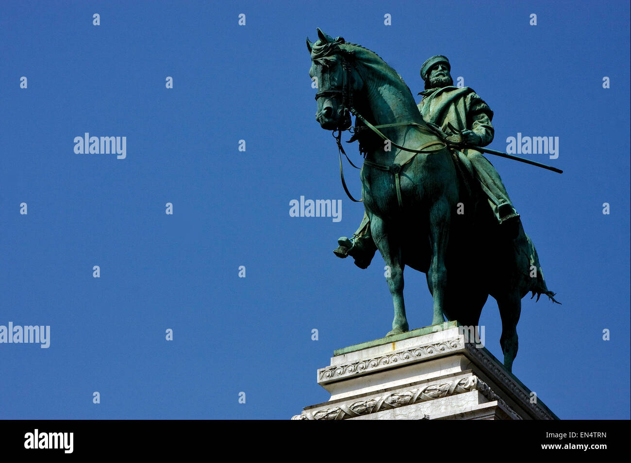 the statue of garibaldi Stock Photo - Alamy