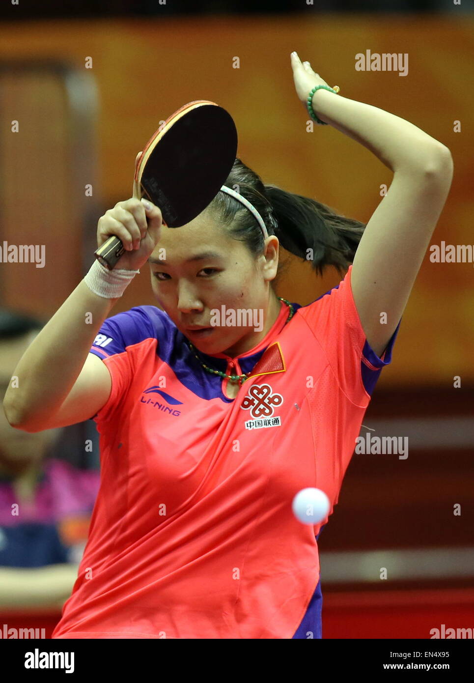 (150428) -- SUZHOU, April 28, 2015 (Xinhua) -- China's Li Xiaoxia ...