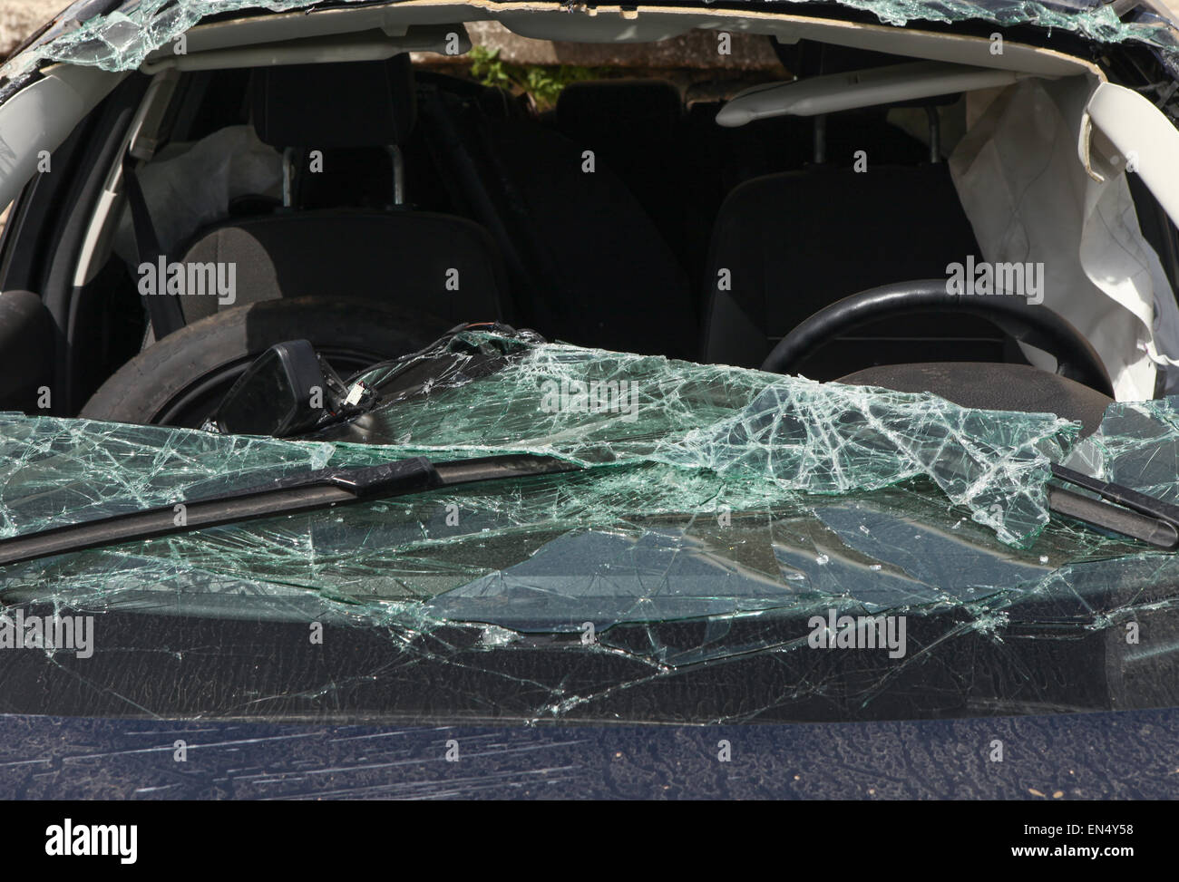Broken windscreen car hi-res stock photography and images - Alamy