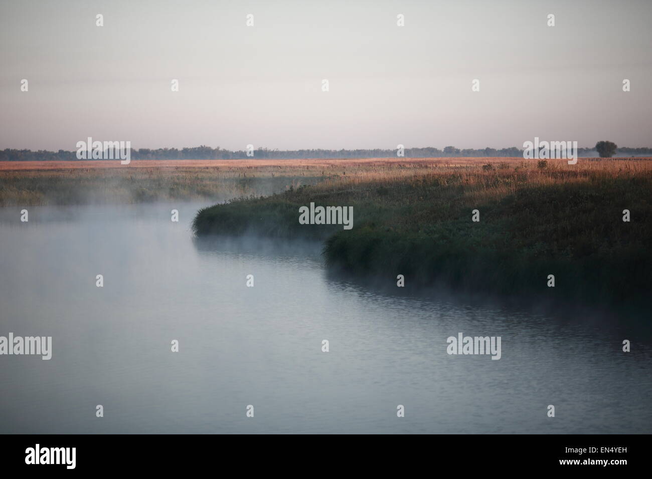 Lake effect fog hi-res stock photography and images - Alamy