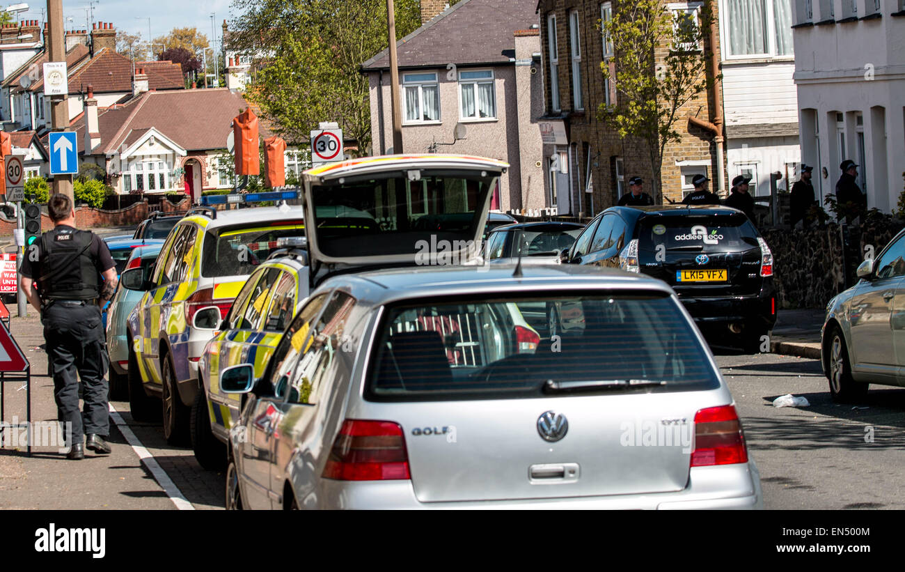 Uk armed police raid hi-res stock photography and images - Alamy