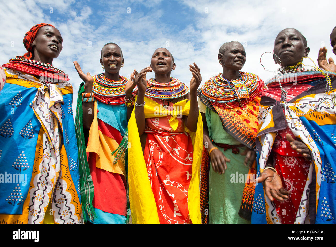 Kenyan women dancing hi-res stock photography and images - Alamy