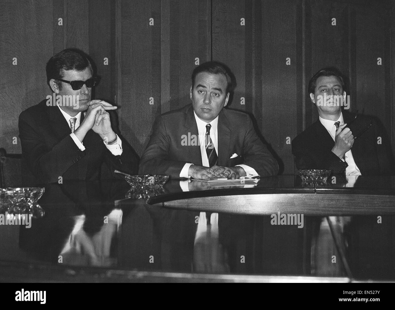 Larry lamb murdoch hi-res stock photography and images - Alamy