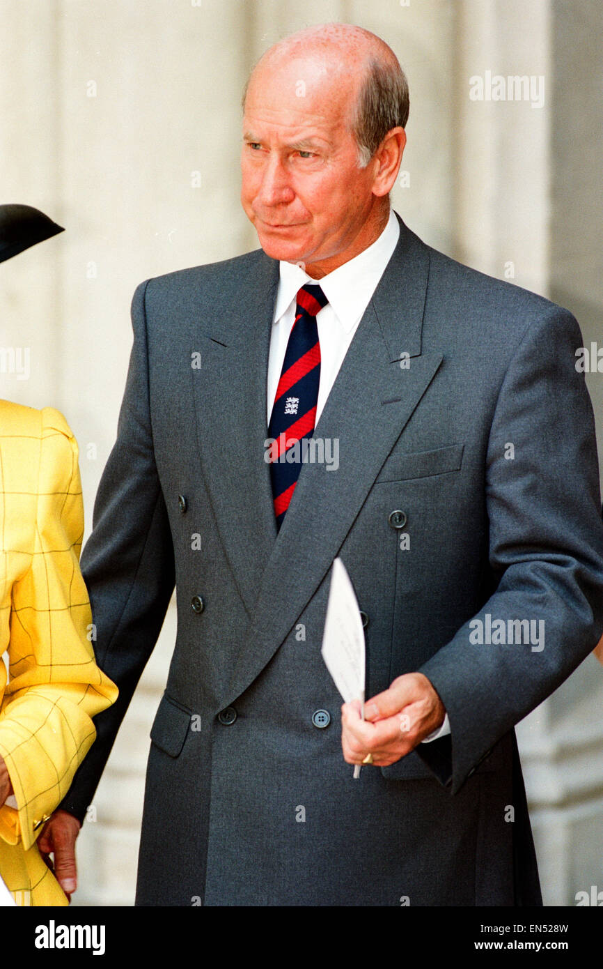 Bobby Moore tribute service at Westminster Abbey. Sir Bobby Charlton ...
