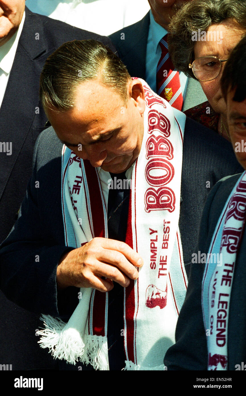 Bobby Moore tribute service at Westminster Abbey. 28th June 1993 Stock ...