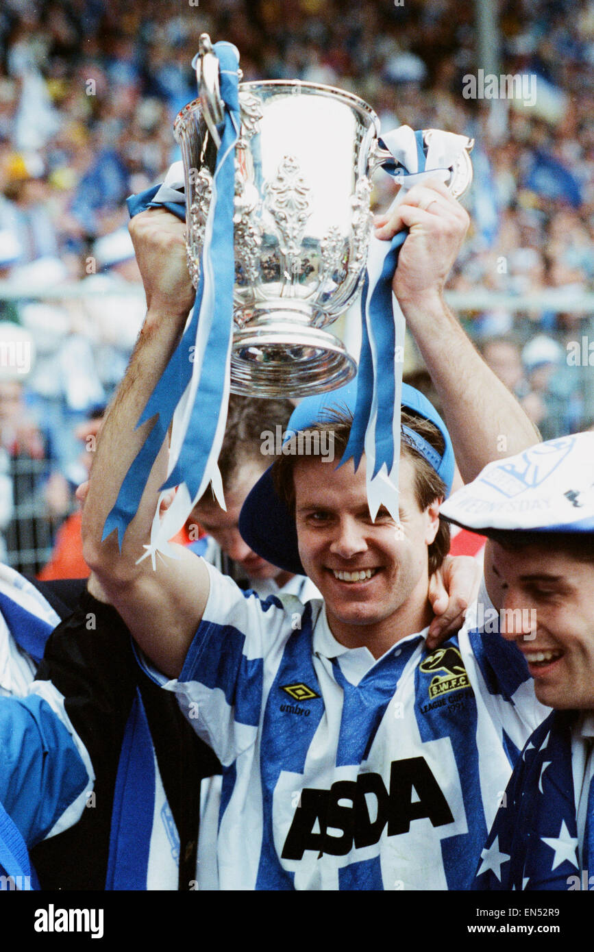 Rumbelows Cup Cup Final at Wembley Stadium. Sheffield Wednesday 1 v ...